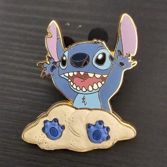 Disney | Other | Disney Pin Stitch In Sand Disney Pin 3246 3d 2004 Lilo ...